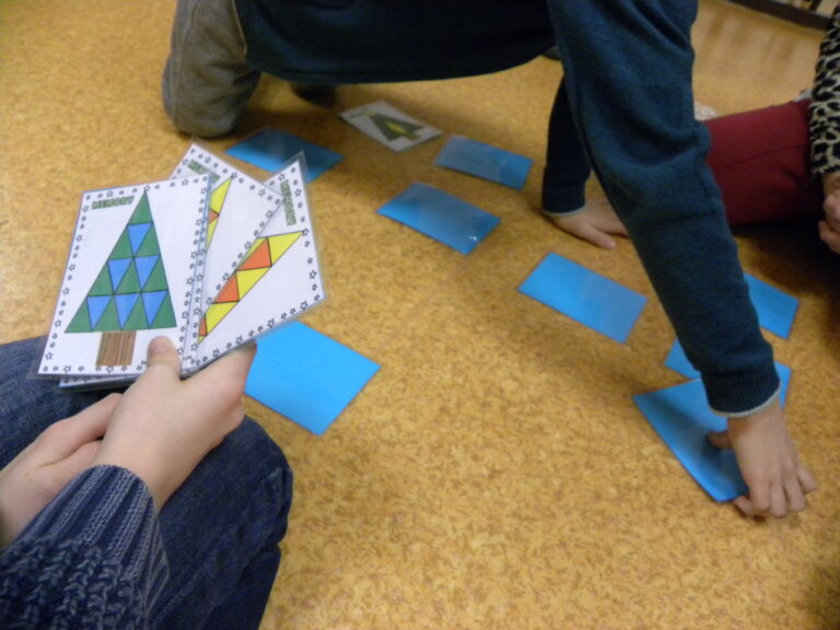 GEOMETRIE DE Noël : Ma forêt géométrique • ReCreatisse